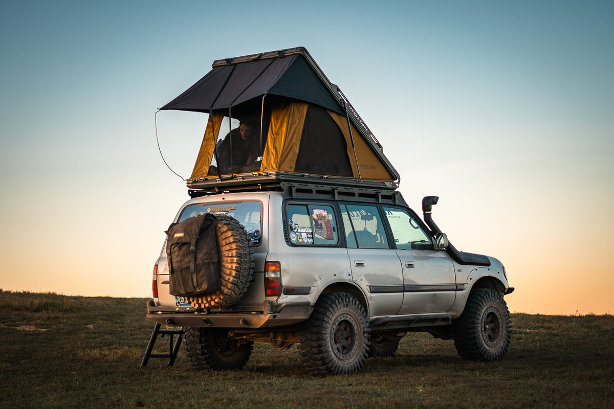 The Minimalist - Aluminum Clamshell Roof Top Tent – TERRA FIRMA